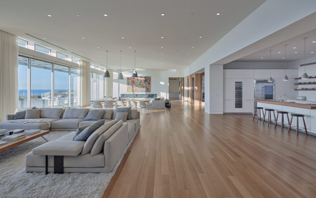 The Edge – UNVARNISHEDCo